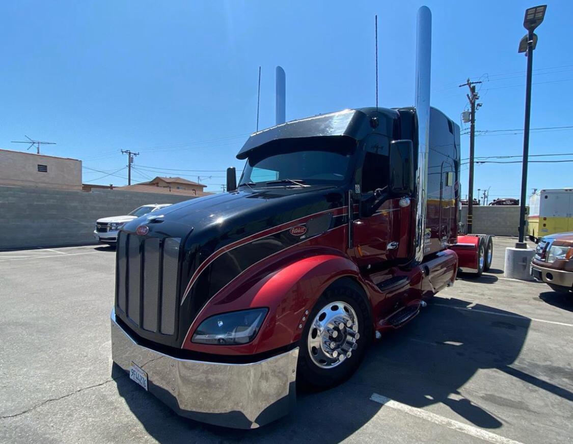 Features of Peterbilt 579 Ultraloft Model - Truck Lovers