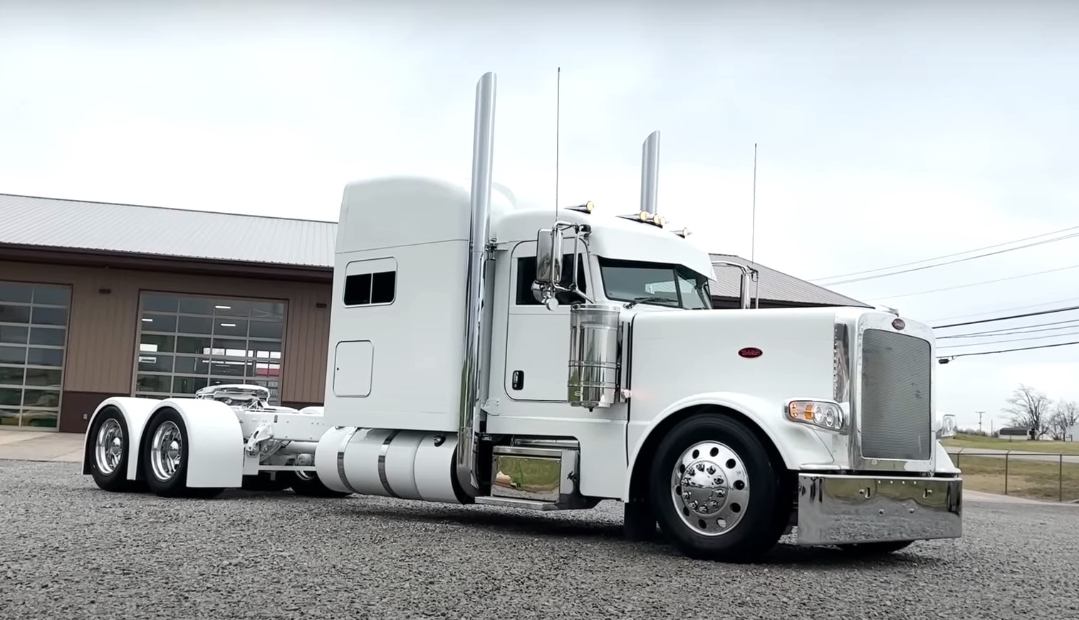 Full review of the Peterbilt 389! - Truck Lovers